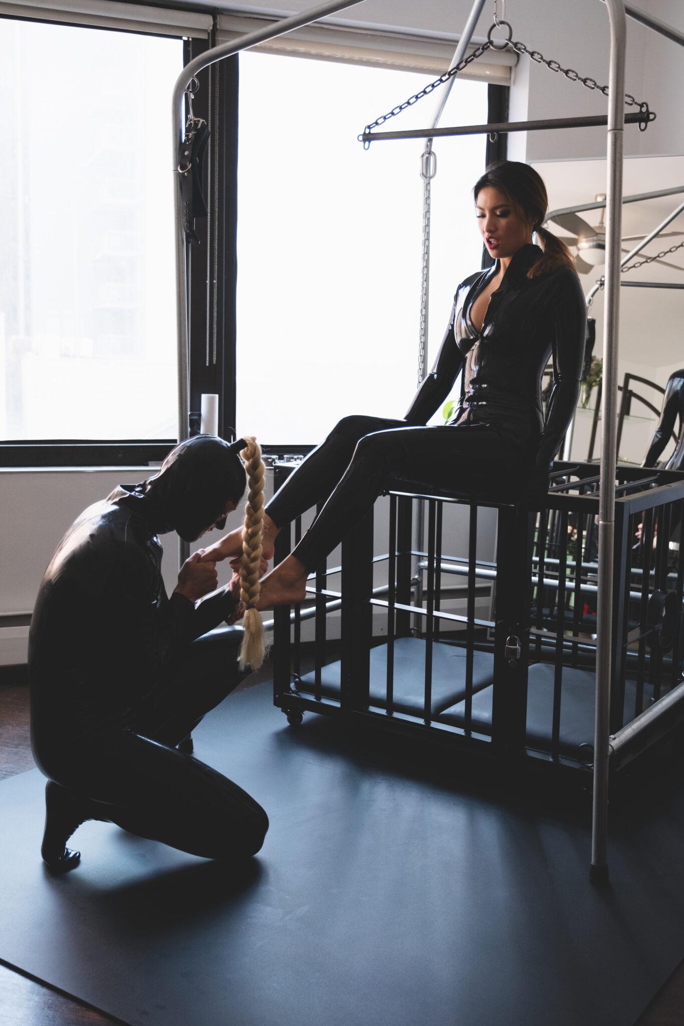 Mistress and Dominatrix in NYC - Mx Tomie